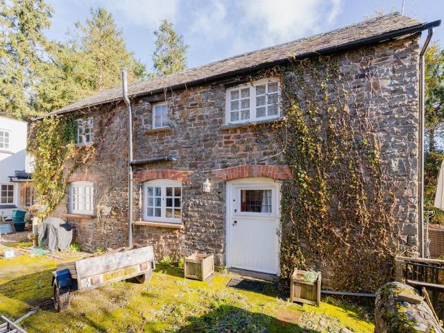 2 bedroom detached house to rent
