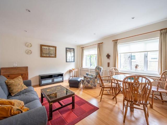 2 bedroom detached house to rent