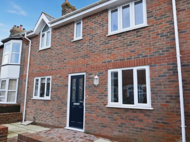 2 bedroom detached house to rent