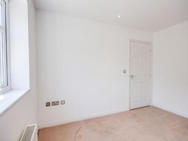 2 bedroom detached house to rent