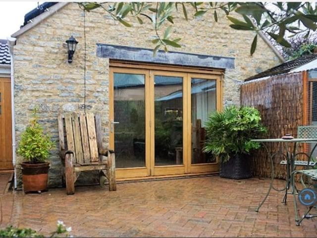 2 bedroom detached house to rent