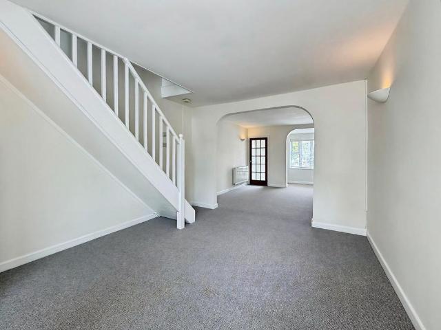 2 bedroom detached house to rent