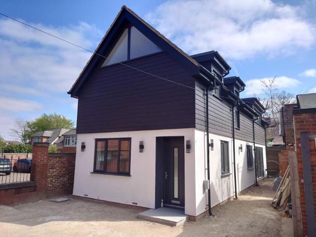2 bedroom detached house to rent