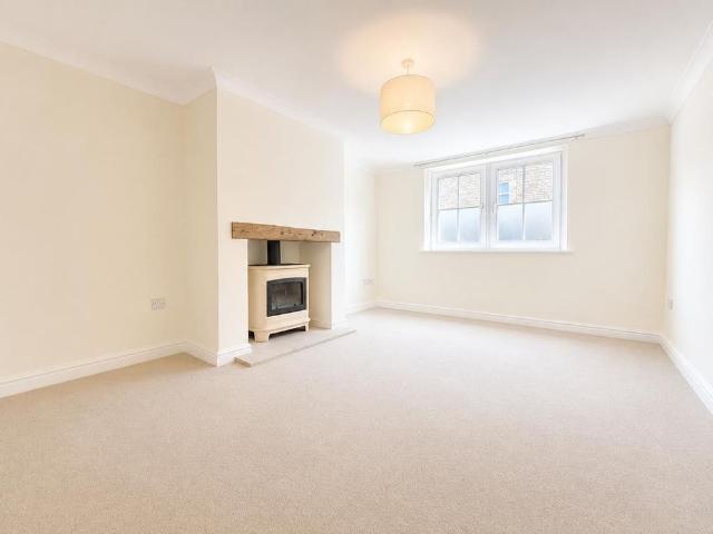 2 bedroom detached house to rent