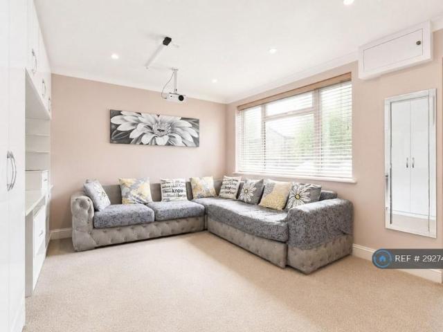 2 bedroom detached house to rent