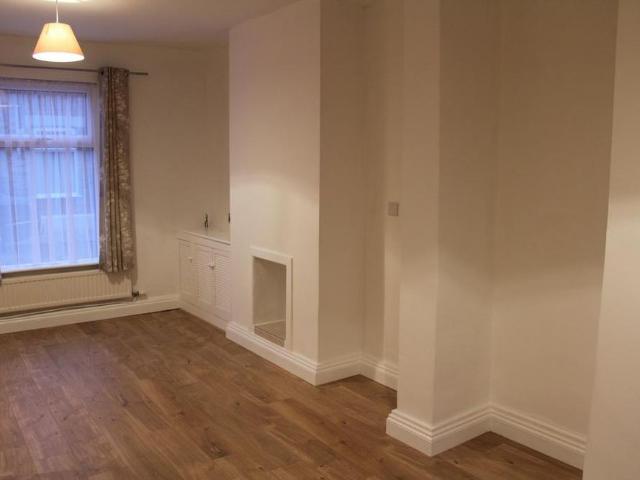 2 bedroom detached house to rent