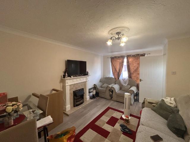 2 bedroom detached house to rent