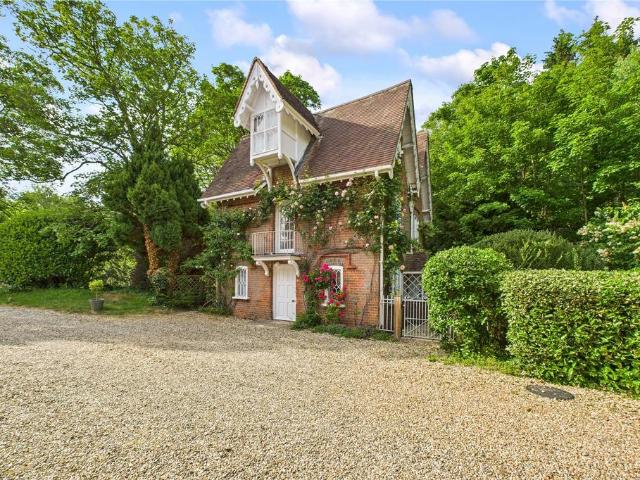 2 bedroom detached house to rent