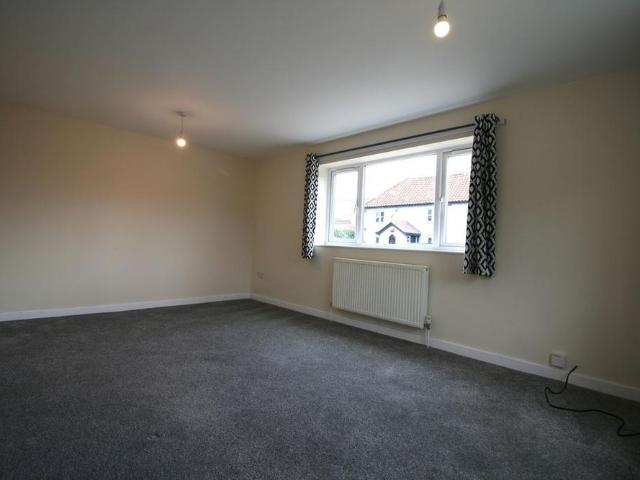 2 bedroom detached house to rent