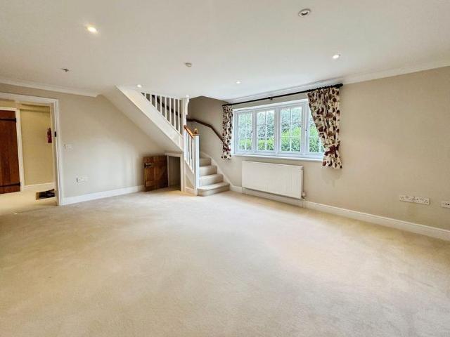 2 bedroom detached house to rent