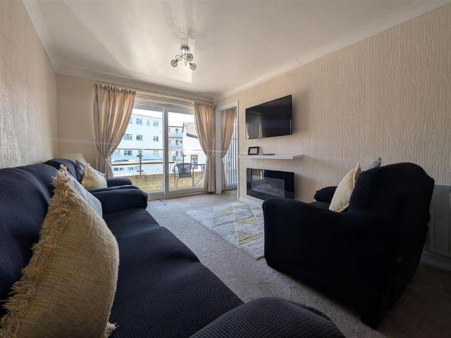 2 bedroom detached house to rent