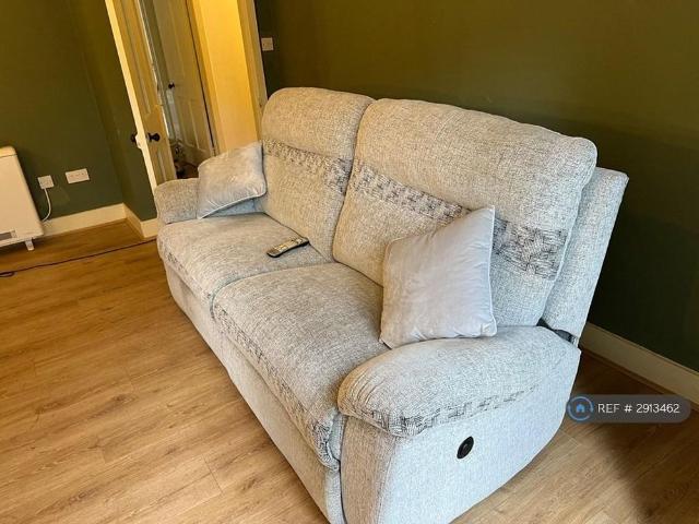 2 bedroom detached house to rent