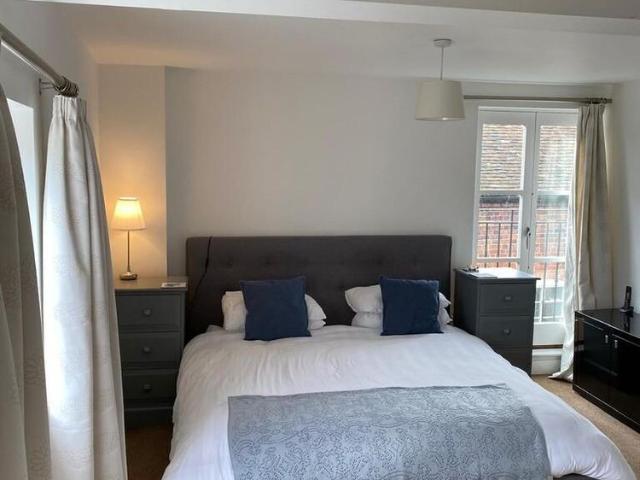 2 bedroom detached house to rent