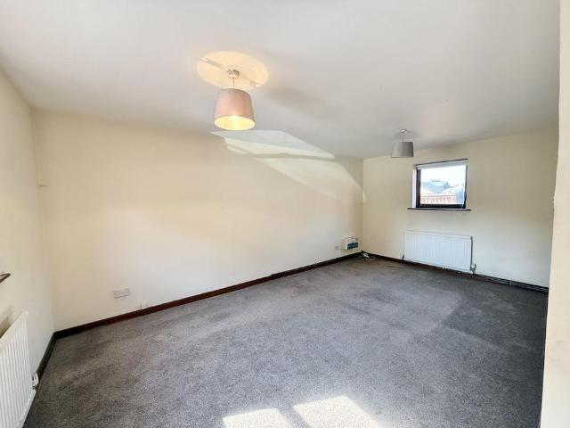 2 bedroom detached house to rent
