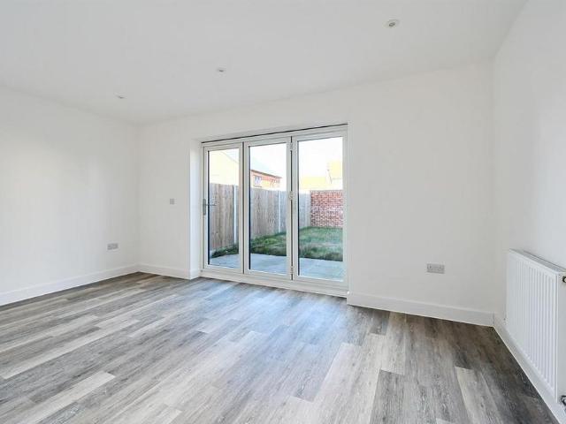 2 bedroom detached house to rent