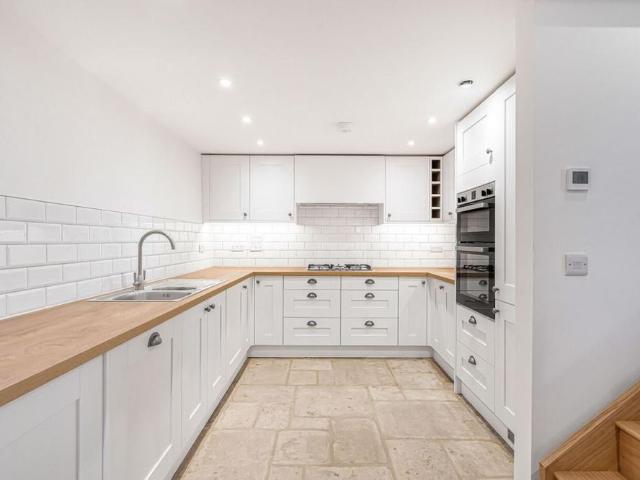 2 bedroom detached house to rent