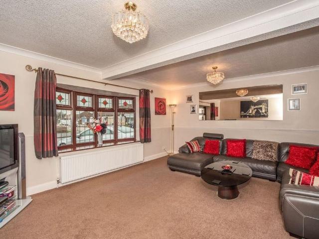 2 bedroom detached house to rent