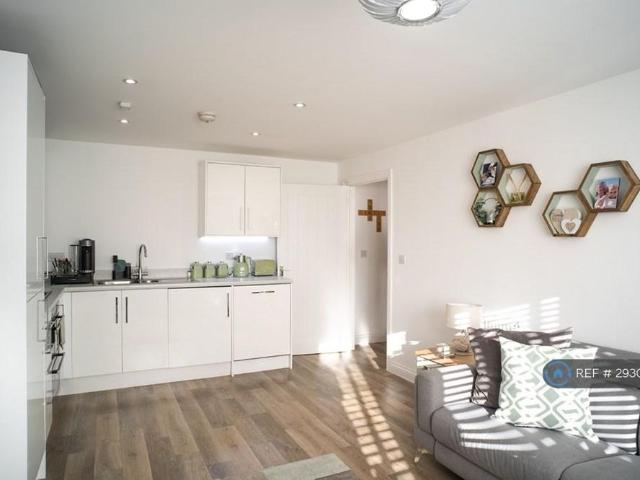 2 bedroom detached house to rent