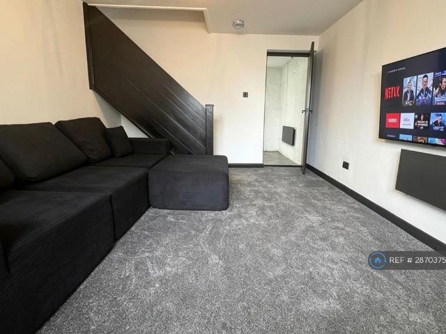 2 bedroom detached house to rent