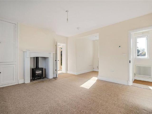 2 bedroom detached house to rent