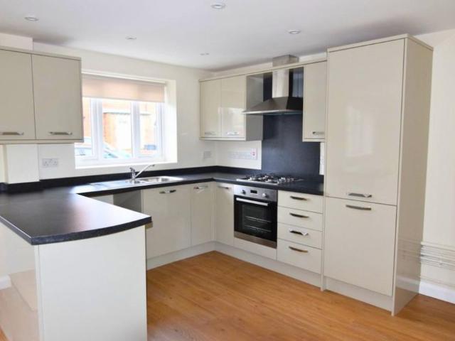 2 bedroom detached house to rent