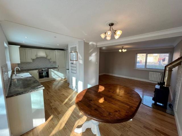 2 bedroom detached house to rent