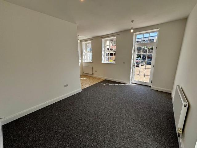 2 bedroom detached house to rent