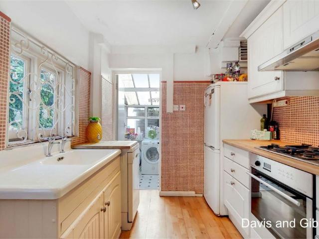 2 bedroom detached house to rent