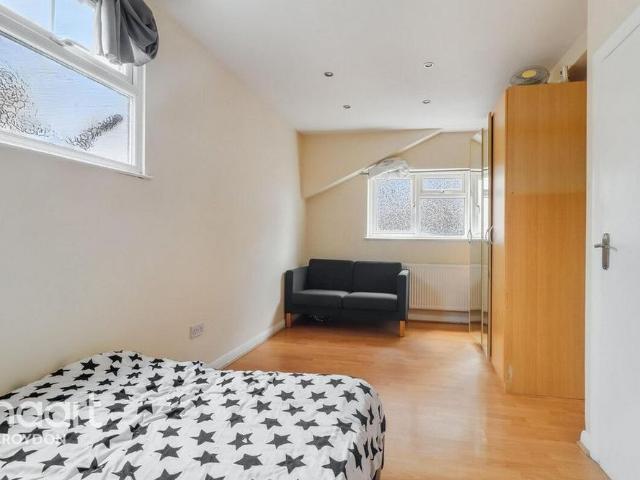 2 bedroom detached house to rent