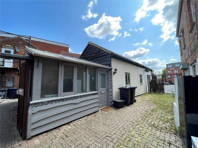 2 bedroom detached house to rent