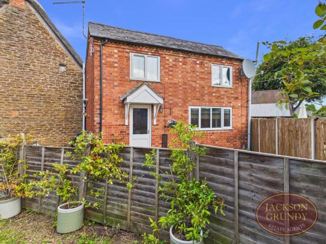 2 bedroom detached house to rent