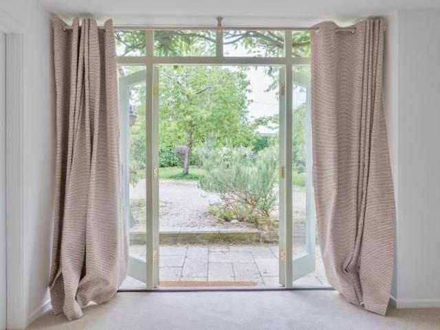 2 bedroom detached house to rent
