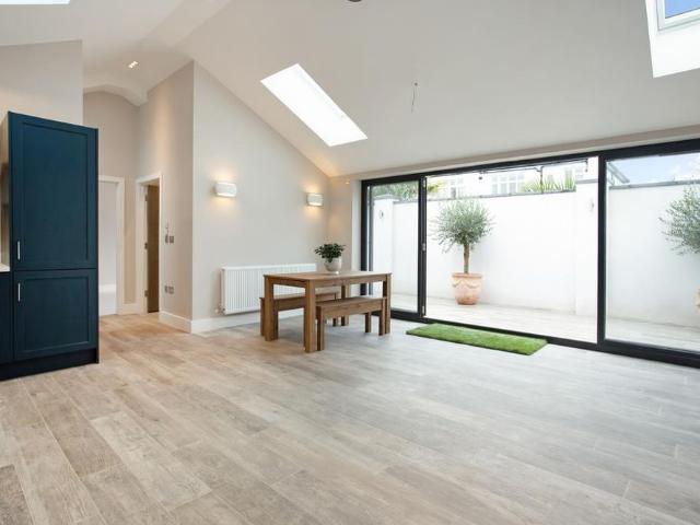 2 bedroom detached house to rent