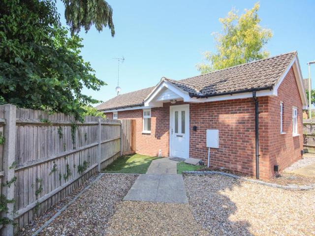 2 bedroom detached house to rent