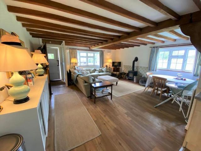 2 bedroom detached house to rent