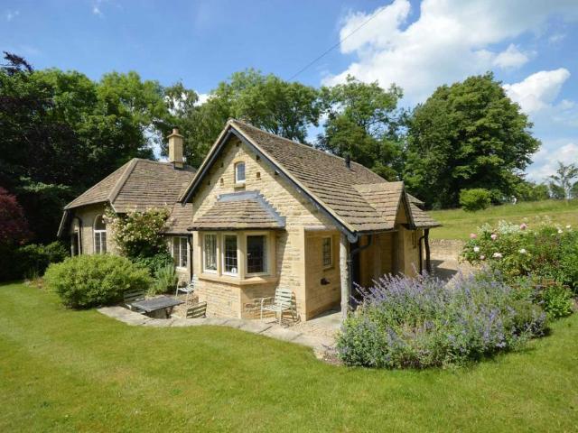 2 bedroom detached house to rent