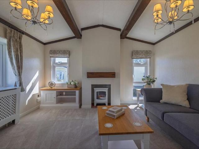 2 bedroom detached house to rent