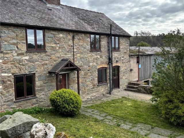 2 bedroom detached house to rent
