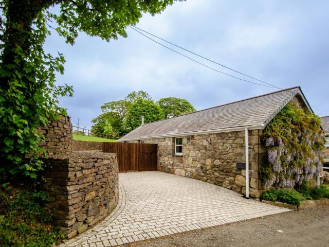 2 bedroom detached house to rent