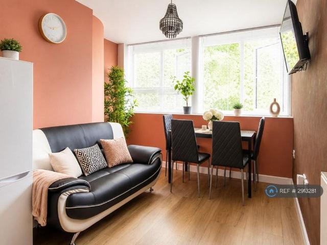 2 bedroom detached house to rent