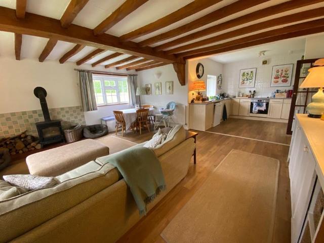 2 bedroom detached house to rent