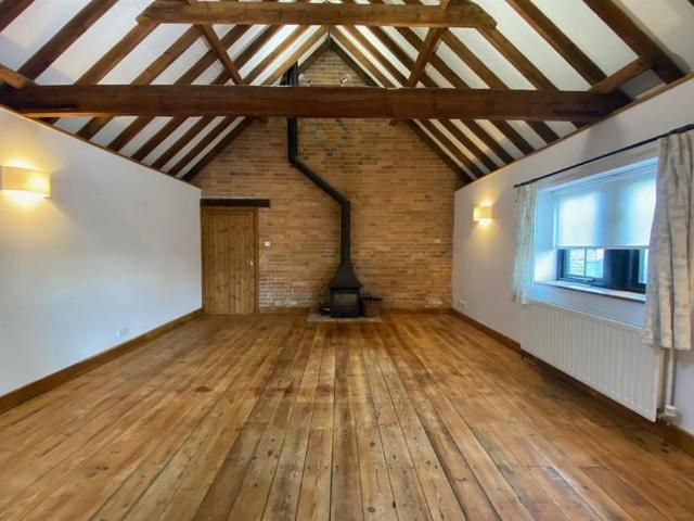 2 bedroom detached house to rent