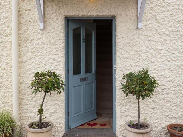 2 bedroom detached house to rent