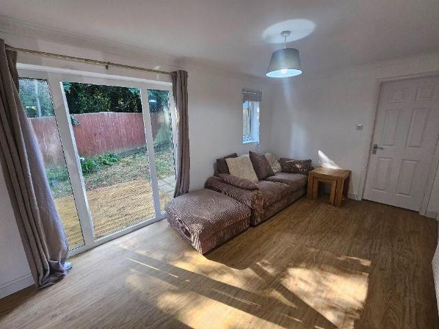 2 bedroom detached house to rent