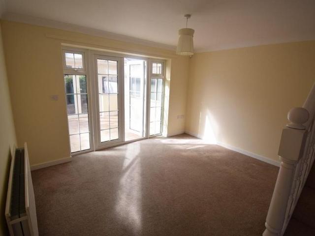 2 bedroom detached house to rent