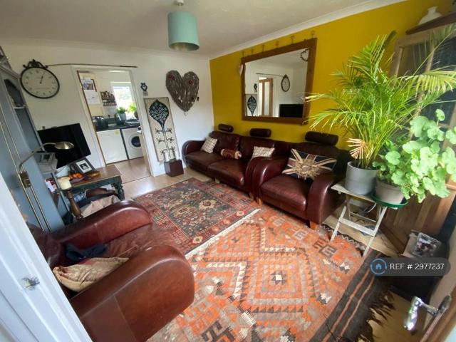 2 bedroom detached house to rent