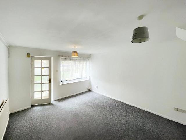 2 bedroom detached house to rent