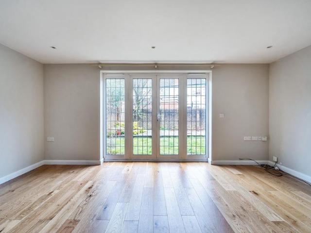 2 bedroom detached house to rent