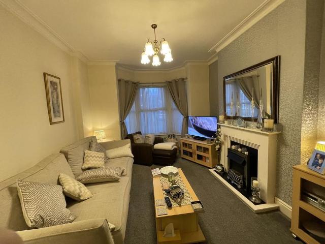 2 bedroom detached house to rent