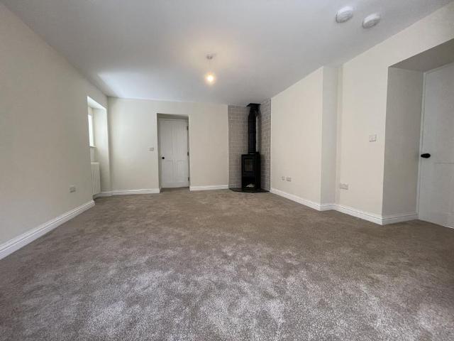 2 bedroom detached house to rent